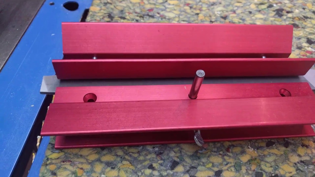 Card scraper jig by WoodCraft - YouTube