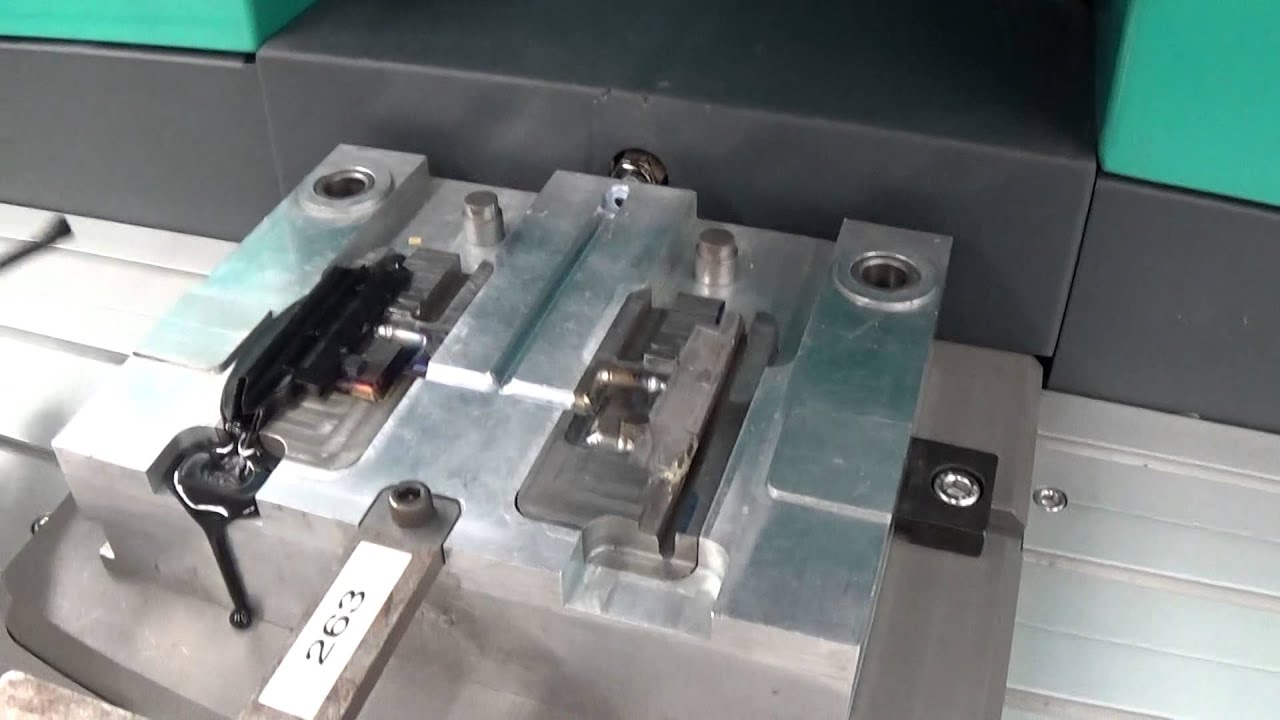 Moldman 8000 run off, 04 0220, 11-23-15 #1 - YouTube