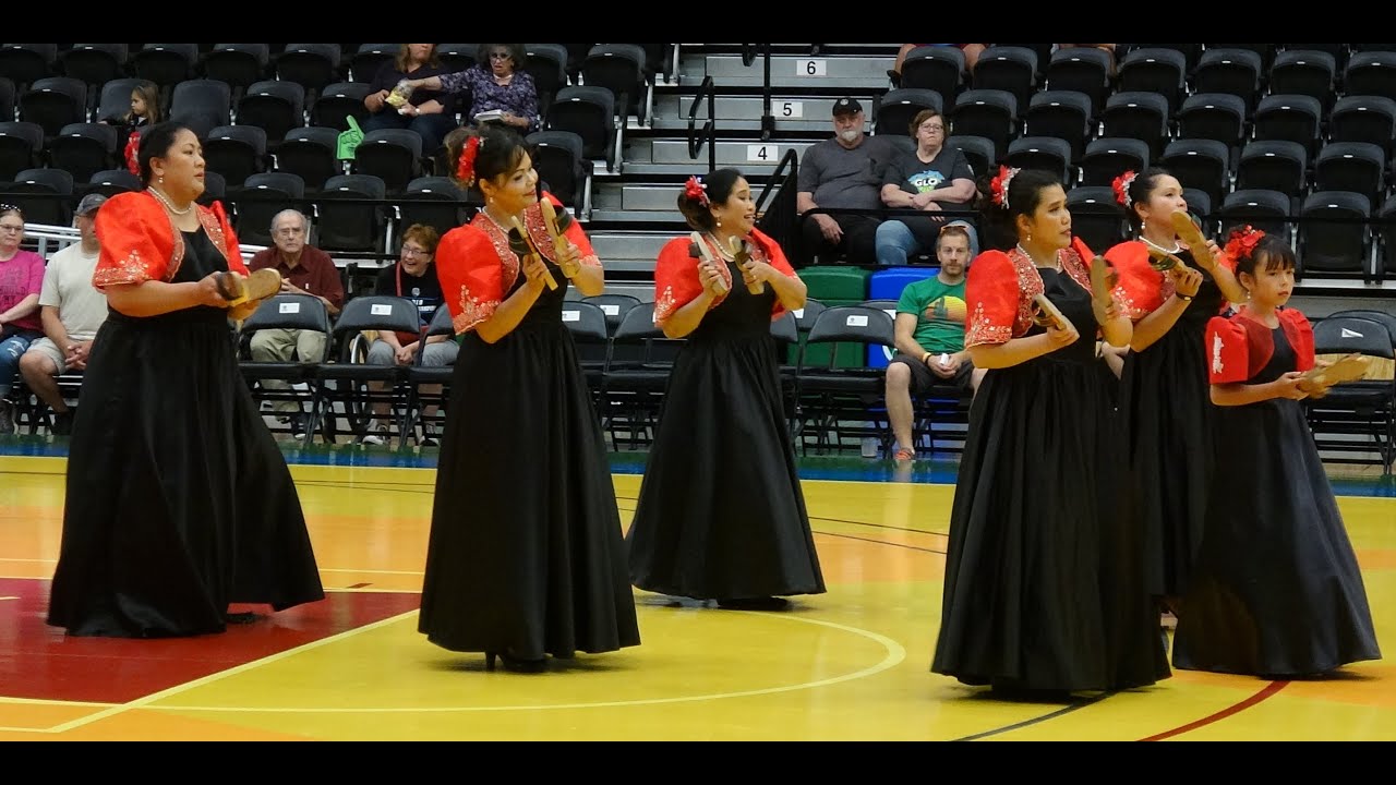 Philippine Dance Troupe of the Fox Cities perform Bakya - YouTube