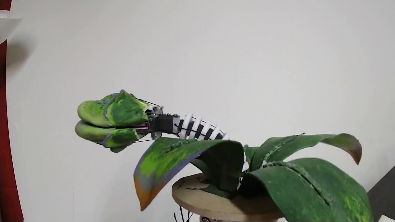 Little Shop of Horrors Audrey II pod 1 mechanics - YouTube