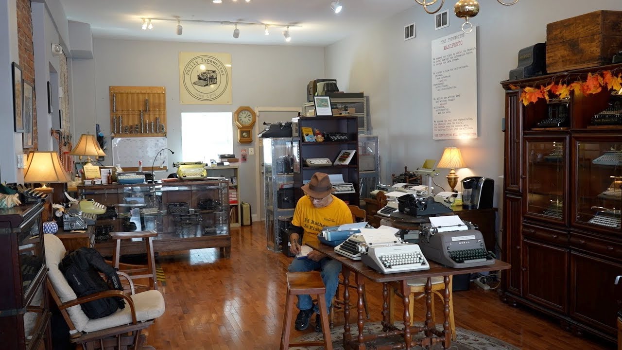 I bought my first typewriter in 2023 - Philly Typewriter - YouTube