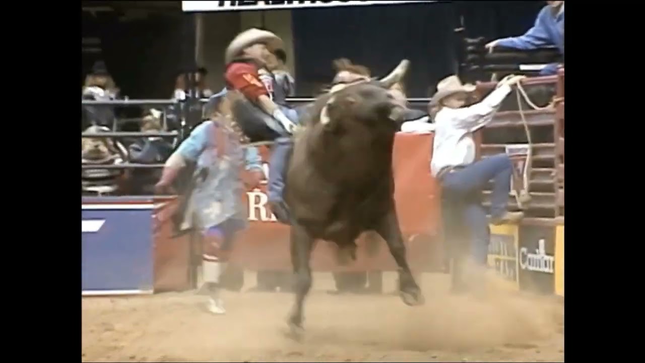 Gilbert Carrillo vs Downtown - 99 PBR Phoenix (88 pts) - YouTube