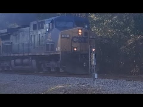 CSX 95 Leads M692 With a Dash 8 Trailing And Nice K5H - YouTube