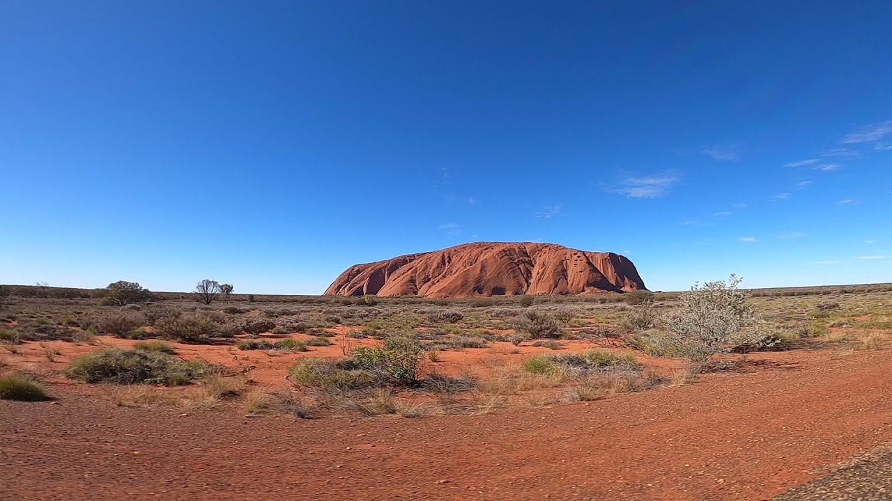 Uluru-Mala Walk and the Field of Lights - YouTube