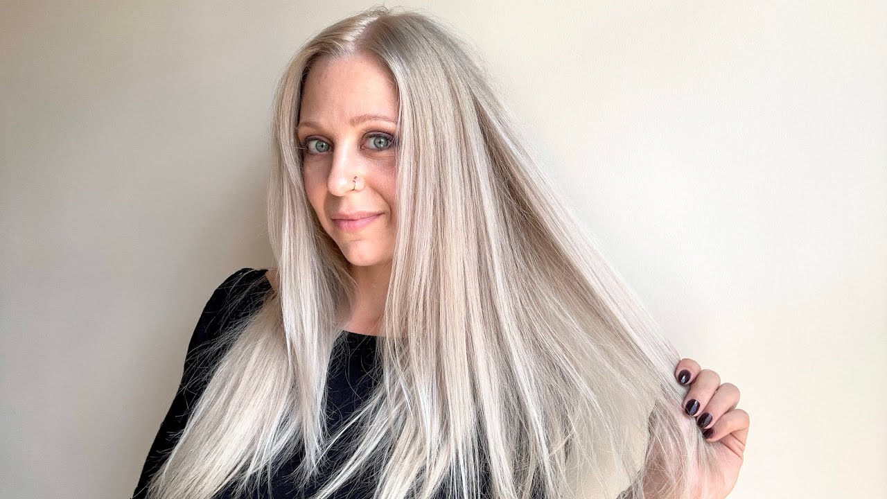 Going Blonde With Hi Lift Color INSTEAD OF BLEACH (Using Wella) - YouTube