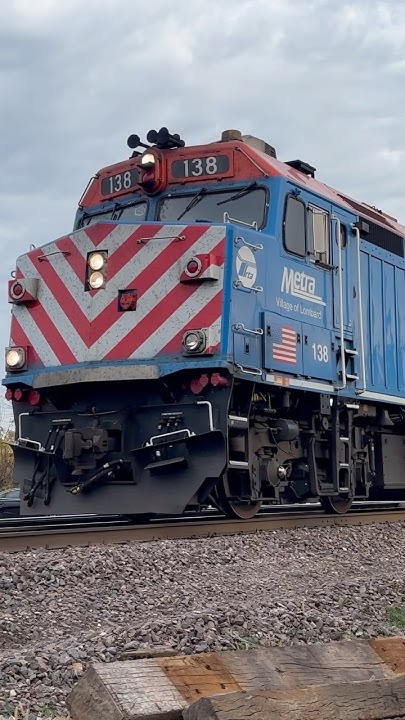 Metra 138 Leads UPN 345 out of Ravinia #metra - YouTube