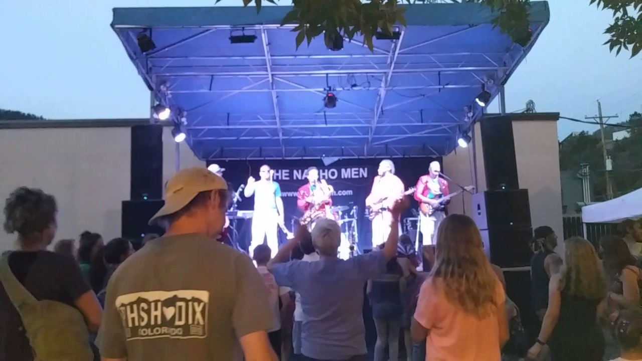 Music and Dancing on the 4th of July. The band is The Nacho Men. - YouTube