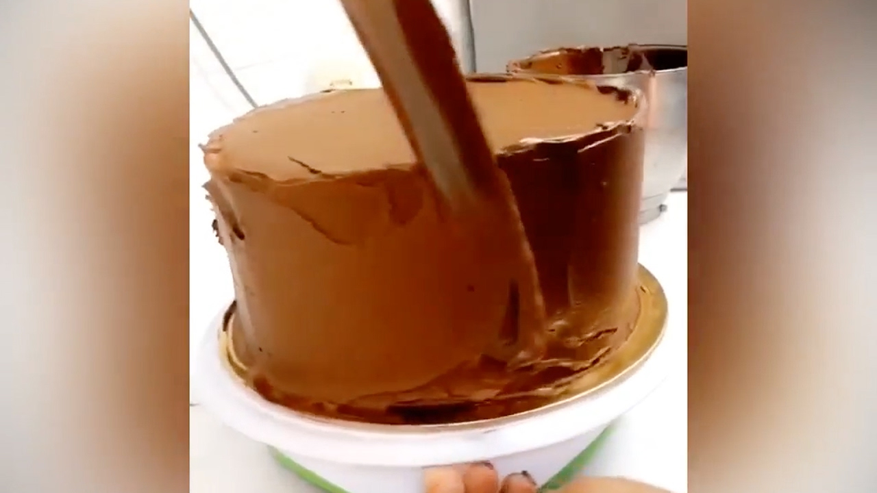 EVERYTHING CHOCOLATE [Best of ALIVE] - YouTube