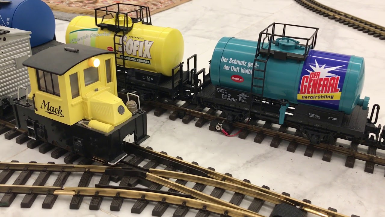 Heartland switcher loco Mack - YouTube