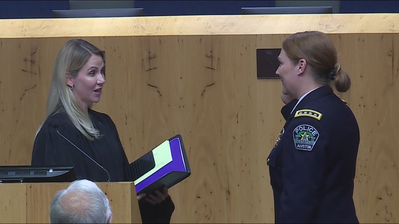 Lisa Davis sworn in as Austin’s newest police chief - YouTube