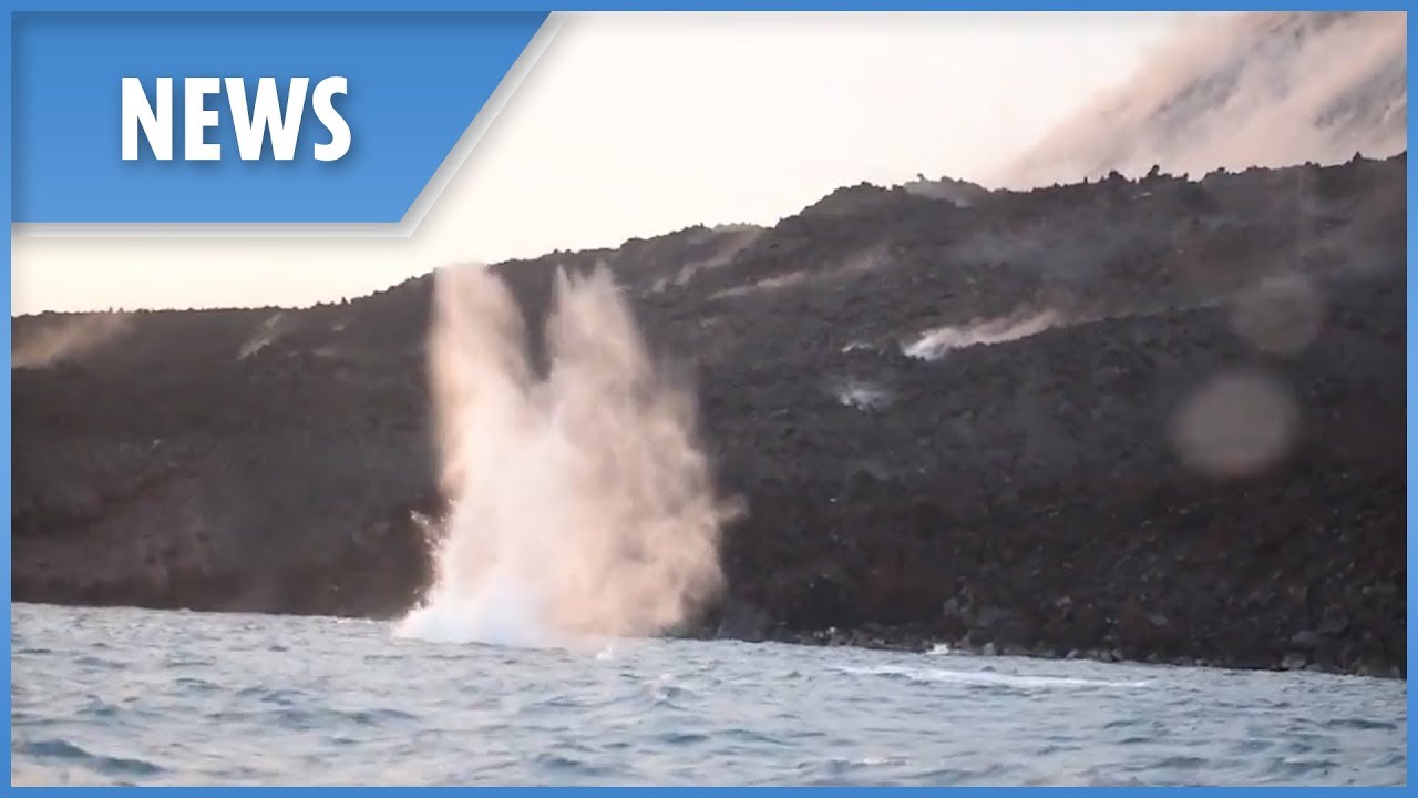 Explosive volcano sends giant rocks hurtling towards cameraman - YouTube
