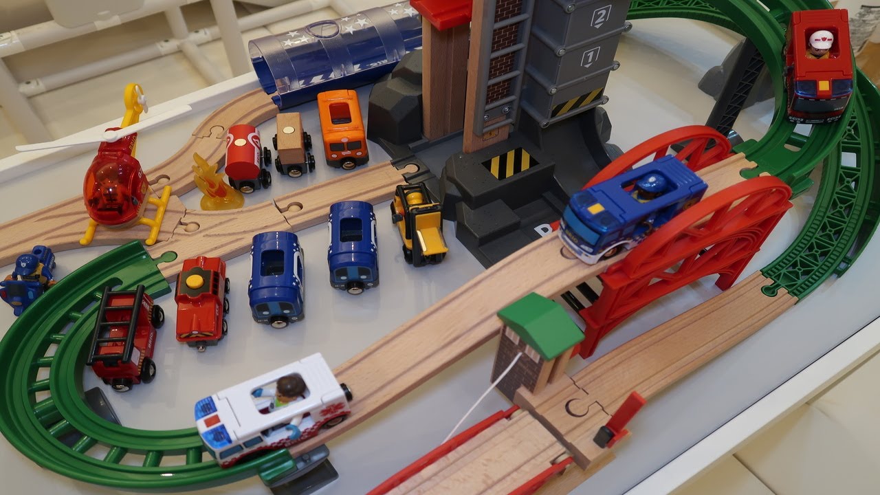 BRIO runs various courses.O BRIO funciona em várias trilhas.BRIOがいろんな ...