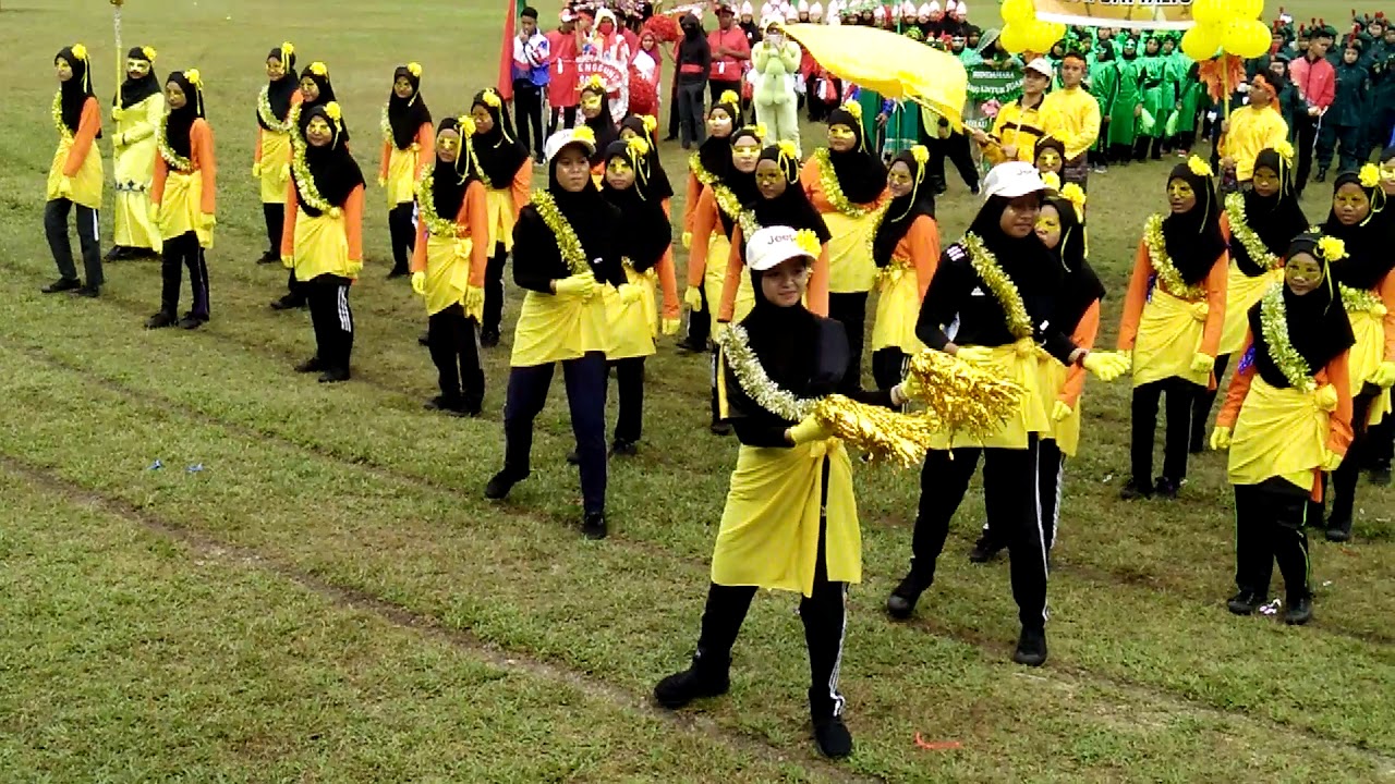 Perbarisan Rumah kuning di Kejohanan Balapan dan Padang SMKAP 2020 ...