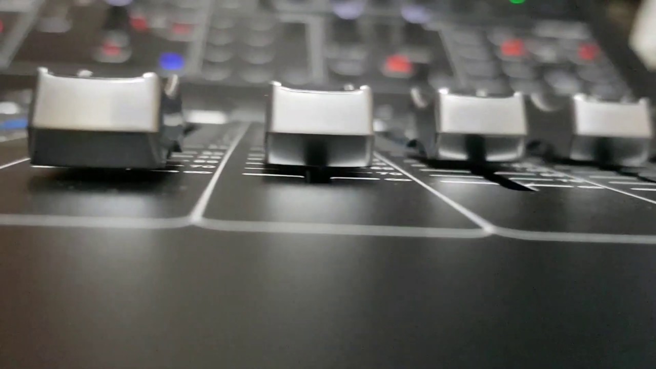 Midas M32r Flying Fader Test - YouTube