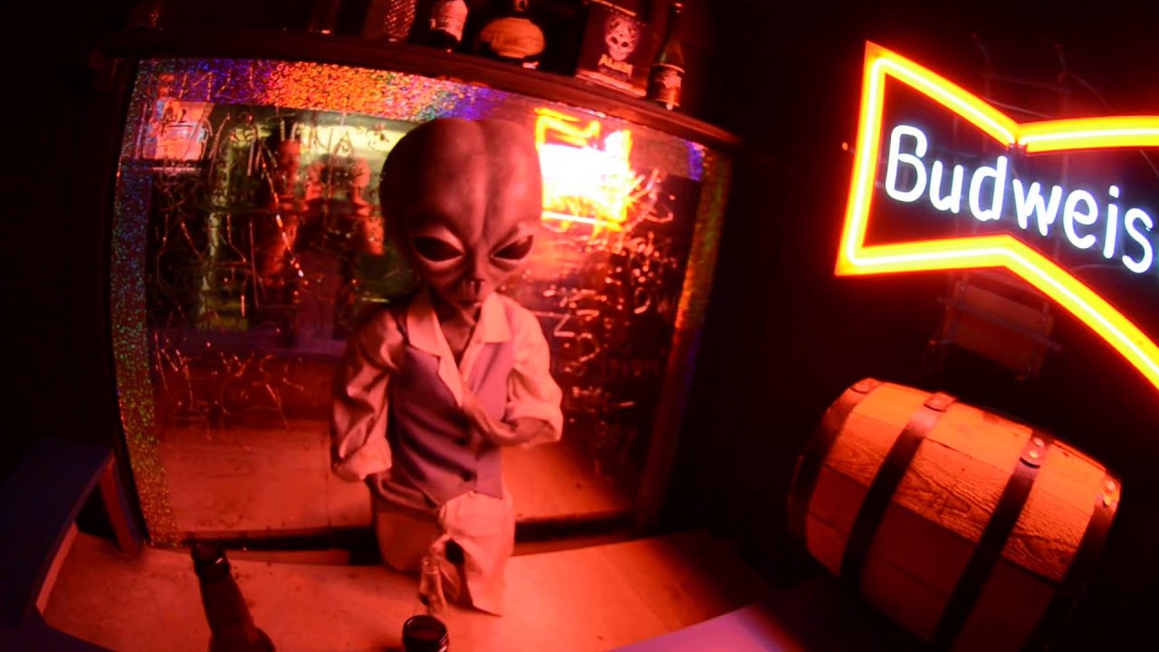Alien bartender serves Budweiser beer - YouTube