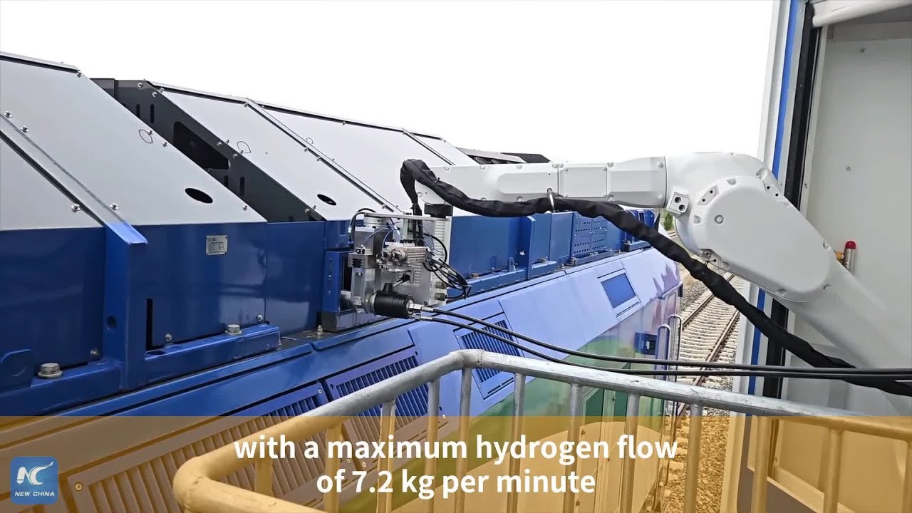 Automatic hydrogen-filling robot operational in China's Inner Mongolia ...