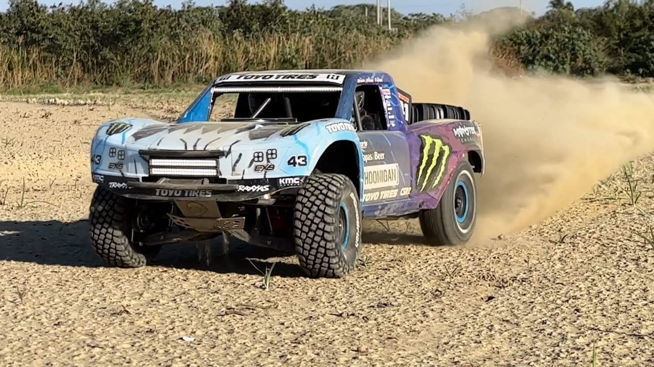 Traxxas UDR RWD Trophy Truck - YouTube