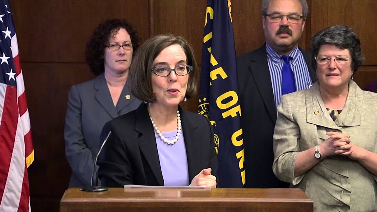 Bill Signing: Governor Brown Signs Oregon's New Motor Voter Legislation ...