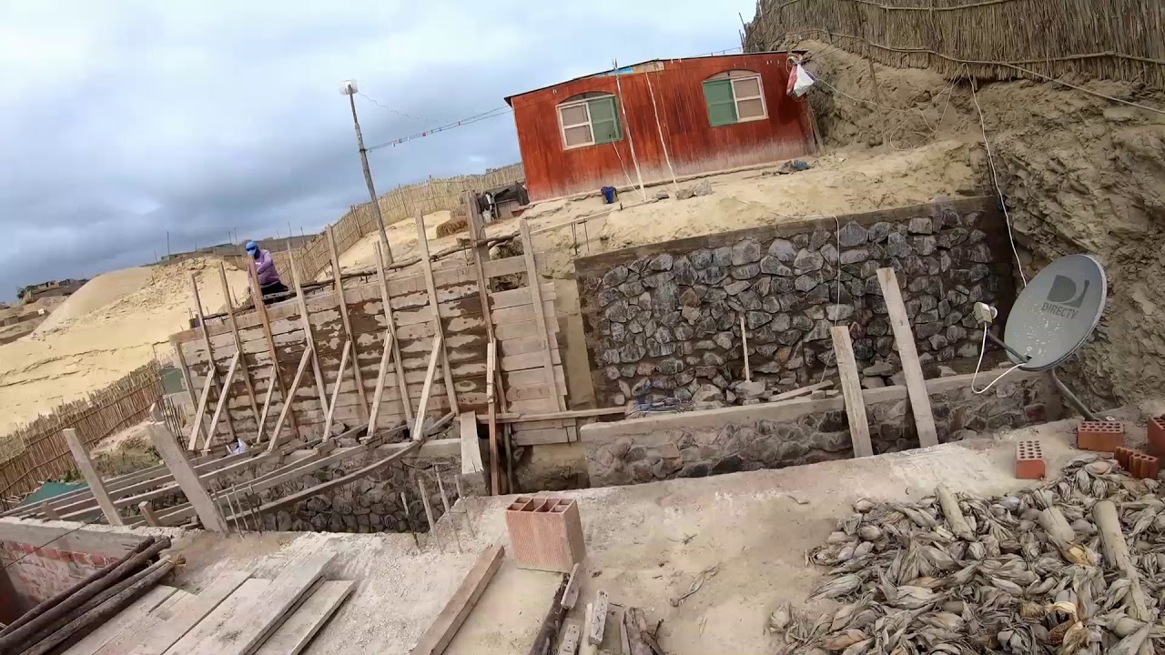MIRA!! que ingenioso maestro constructor,de muro contención enrrocado ...