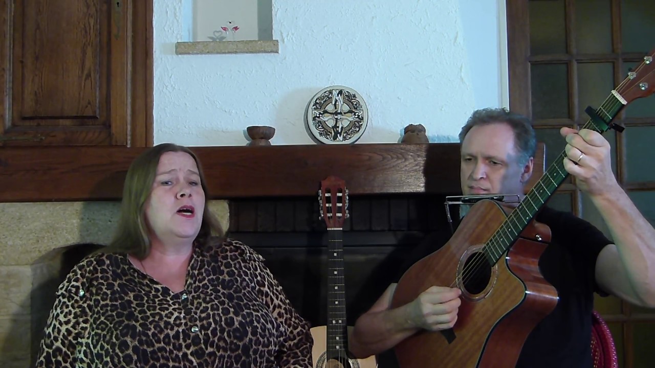 Les Saltimbanques - YouTube