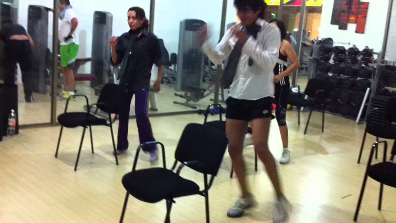 SEXY DANCE EN SILLA CON EL PROF RENE GALAN - YouTube