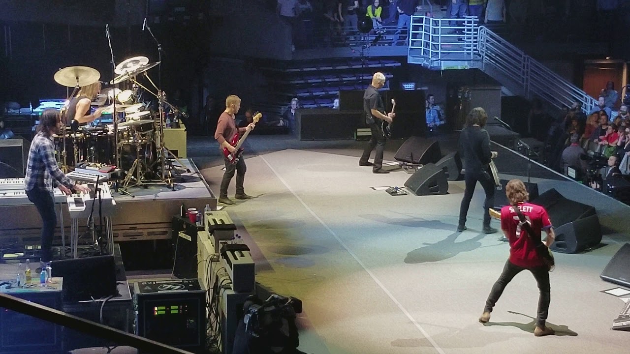Foo Fighters Live - YouTube