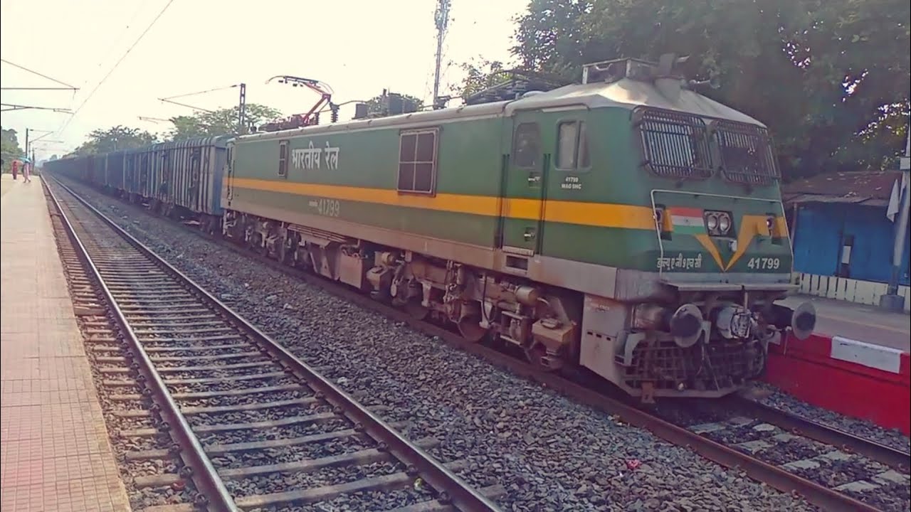 High Speed Heavy Goods Train Skip Rail platform। Wag9 Locomotive Power ...