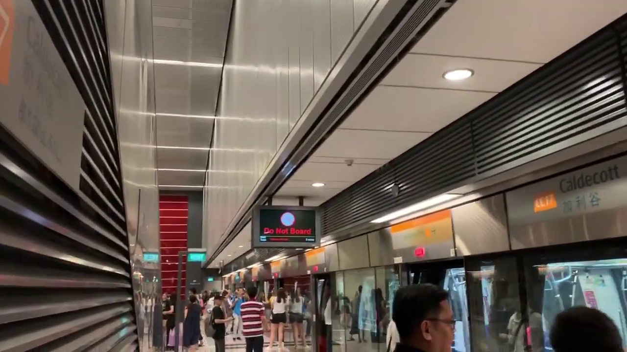 SMRT Trains CCL Alstom Metropolis C830 [834] departing Caldecott (Off ...