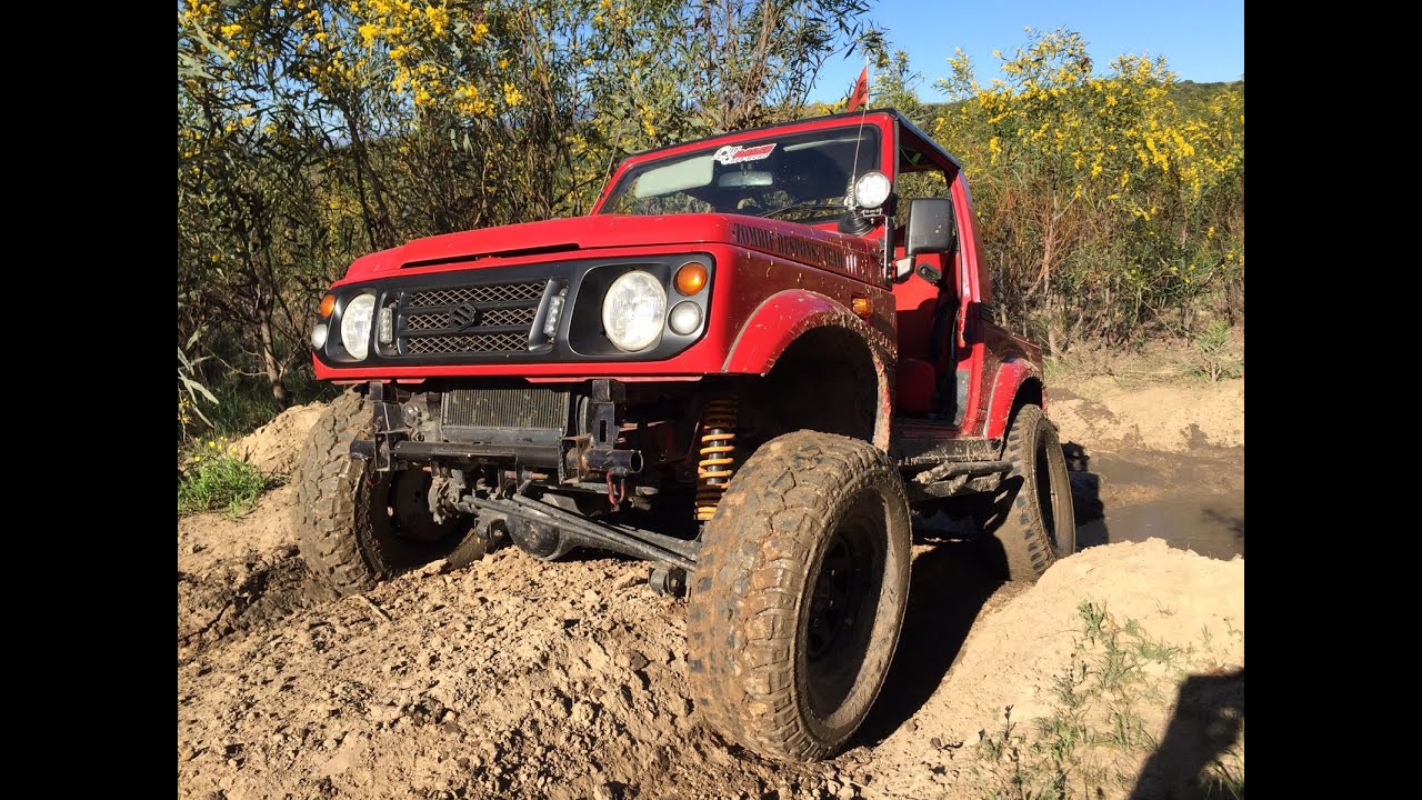 Zombie Zook cruising Welgelegen 4x4 Mudpit - YouTube