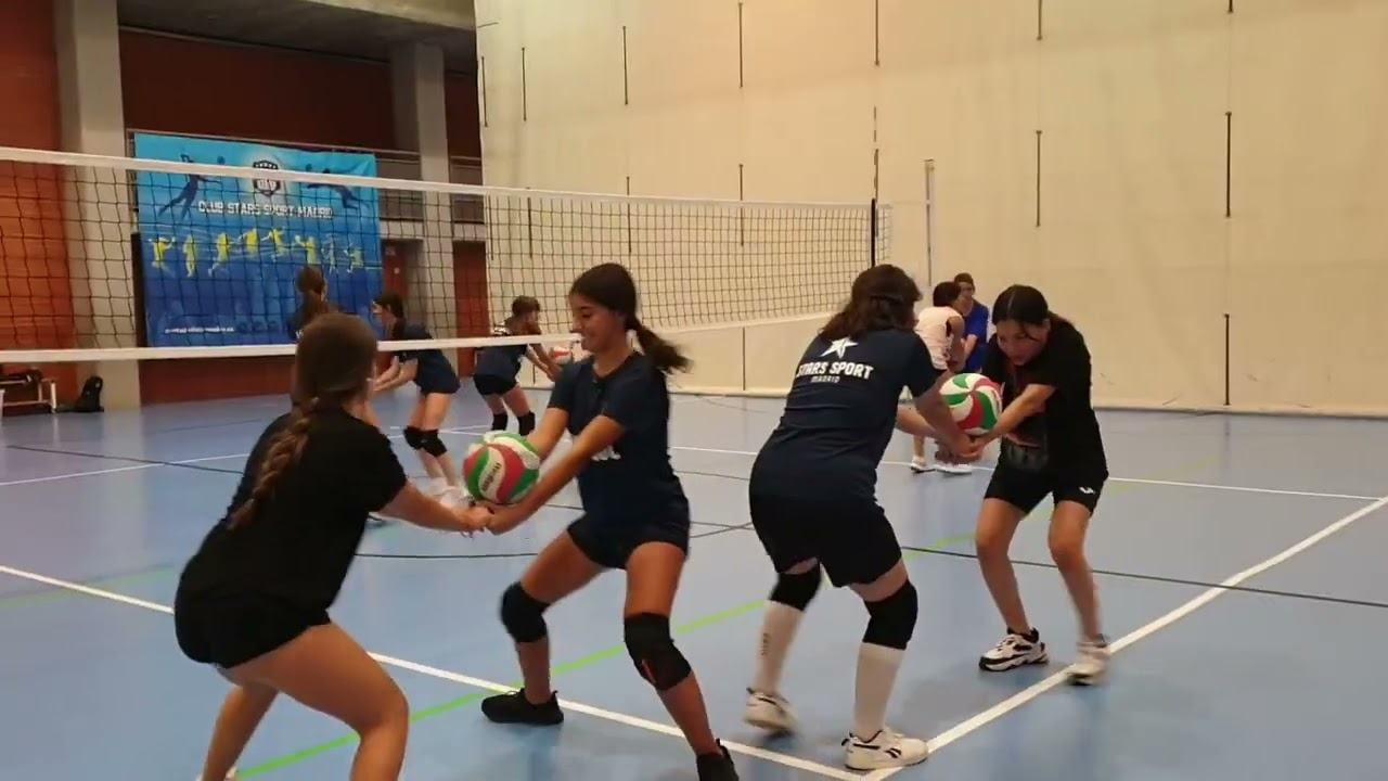 Voleibol para niños 😃 Iniciación en el #volleyball - YouTube