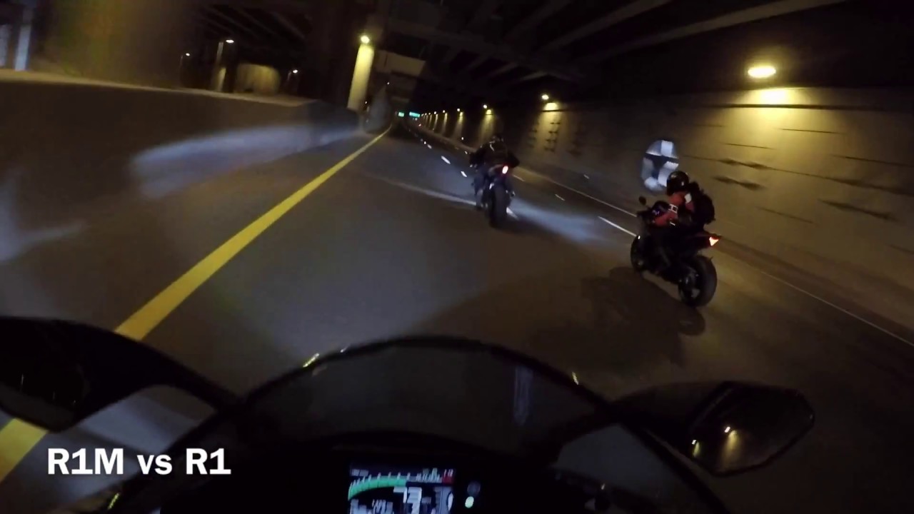 Yamaha R1M vs Yamaha R1 - YouTube