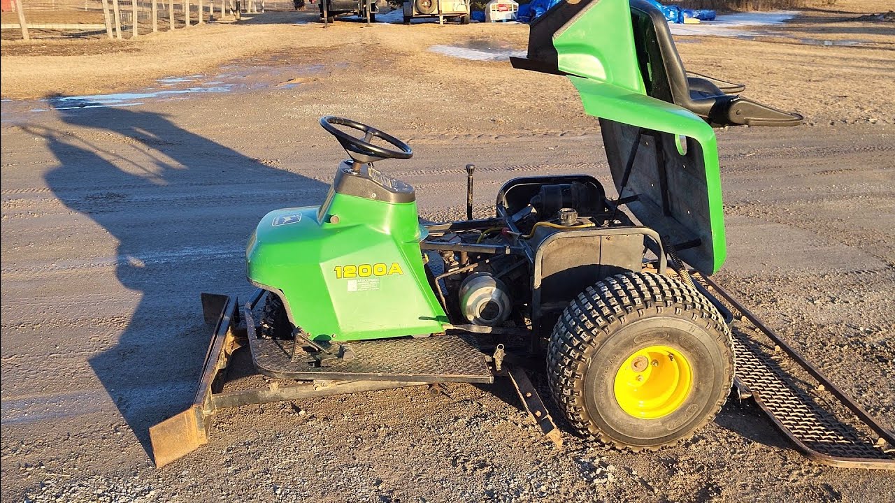 John Deere 1200A Bunker Rake - YouTube