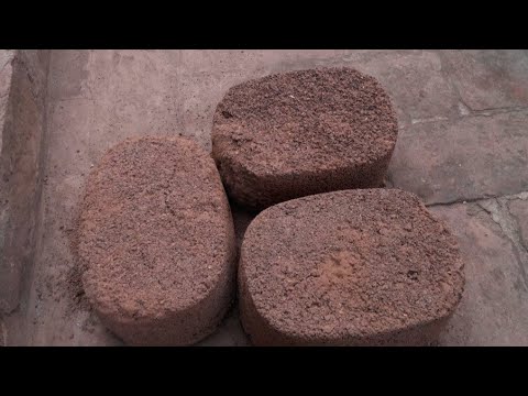 Heavy shapes ⭕ Red grainy texture dry floor or mirror crumbling super ...