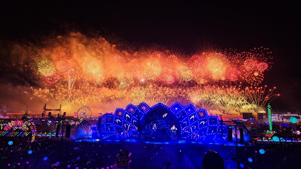 EDC Las Vegas 2024 | Main Fireworks 🎆 - YouTube