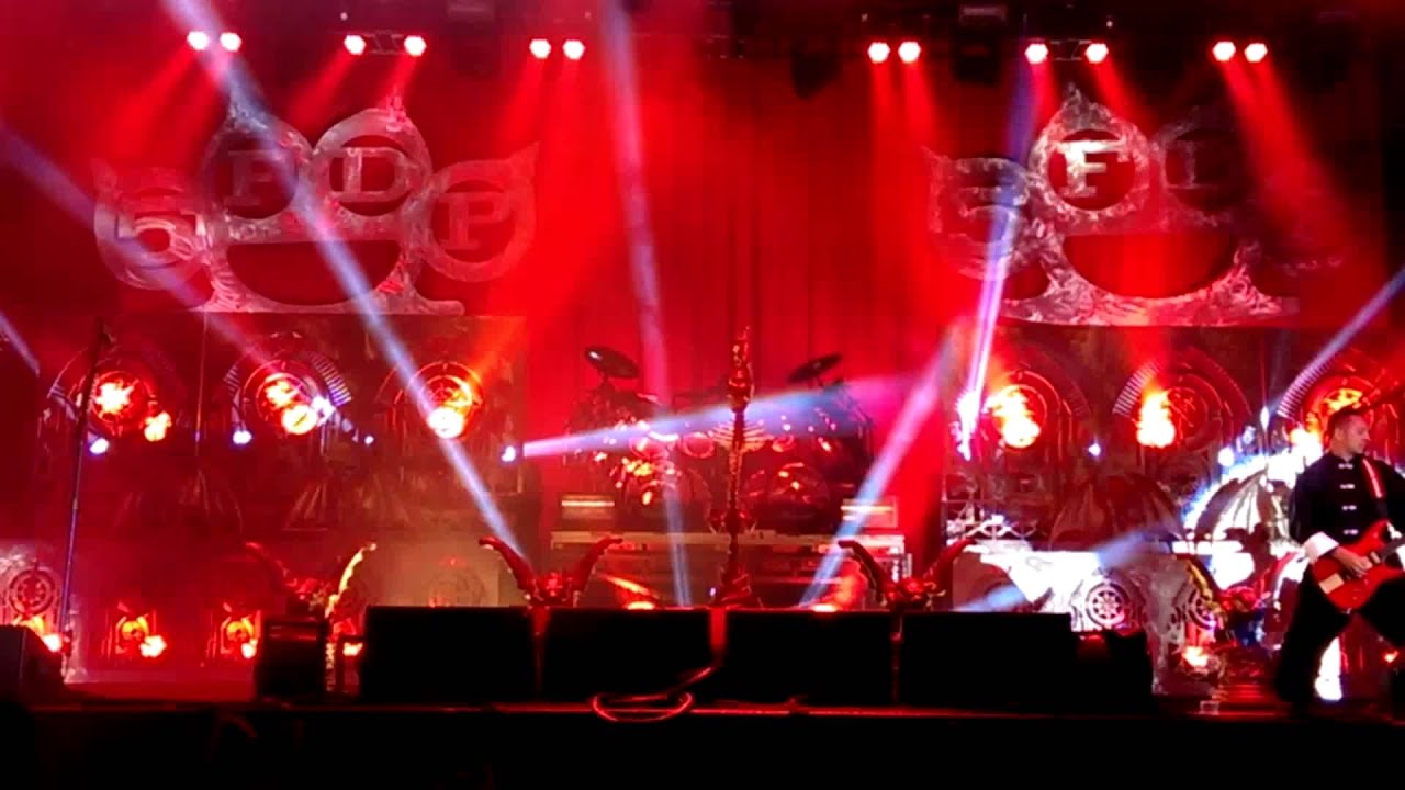 5FDP The Bleeding live frontrow AFTERSHOCK 9-15-13 - YouTube