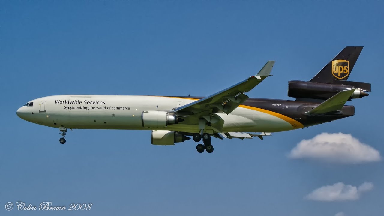 UPS Airlines Flight 2976 - 7 Crash Footage - YouTube