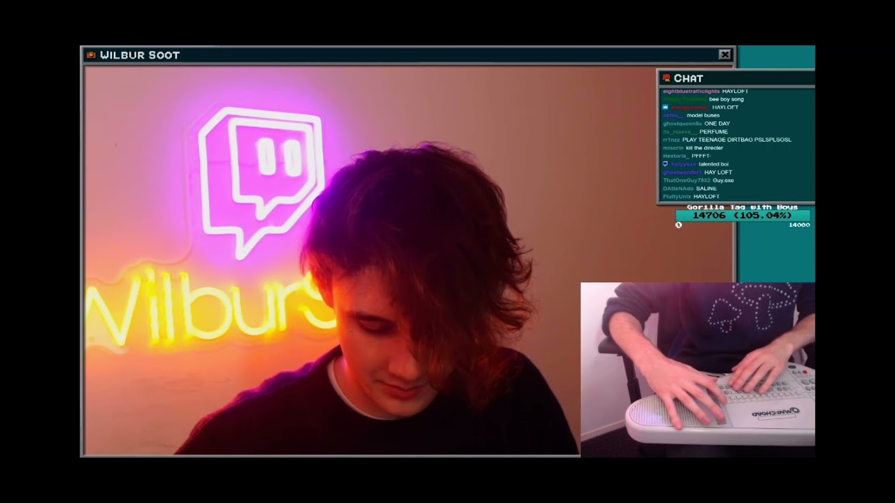 Wilbur playing One Day on Ranboos Birthday present - YouTube