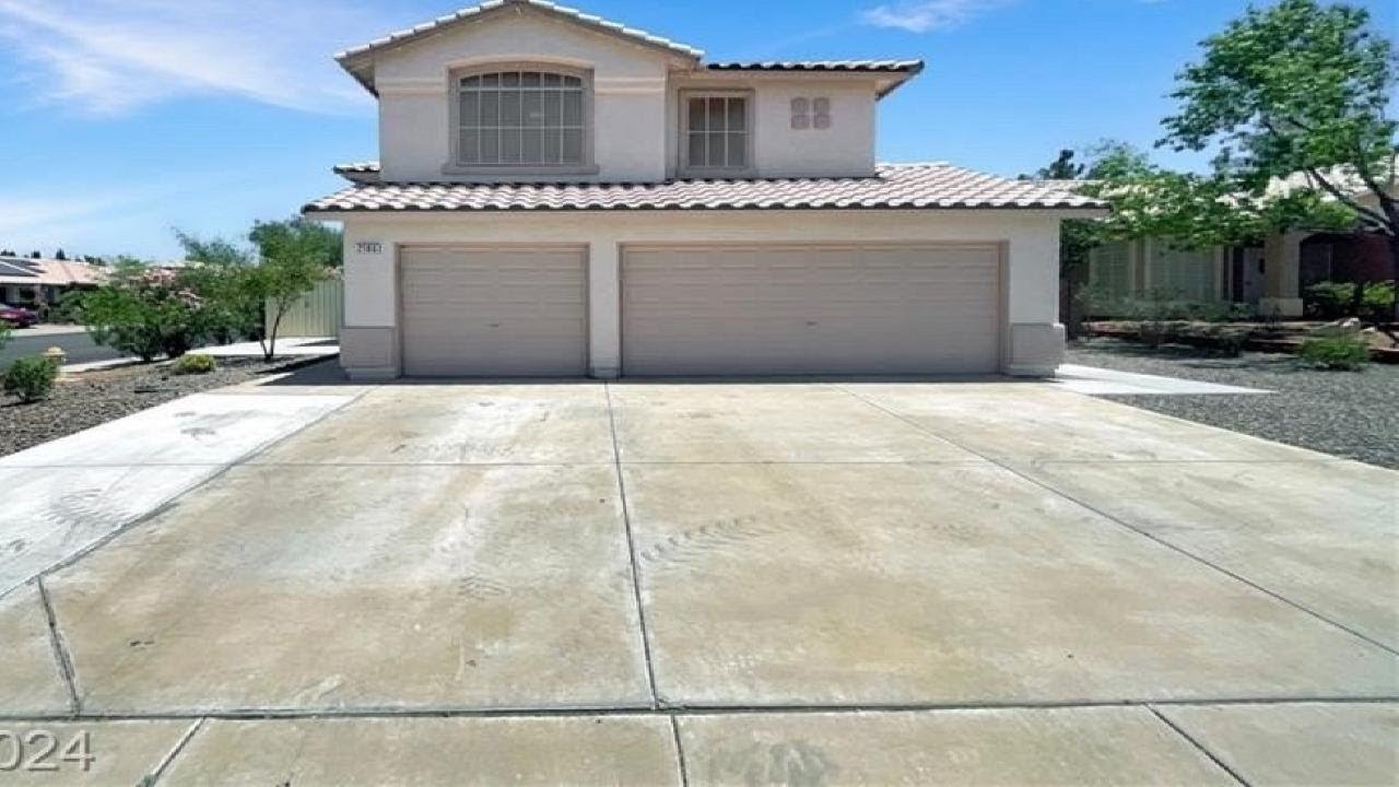 2180 Maple Shade Street, Henderson, NV Presented by Christopher DeWitt. - YouTube