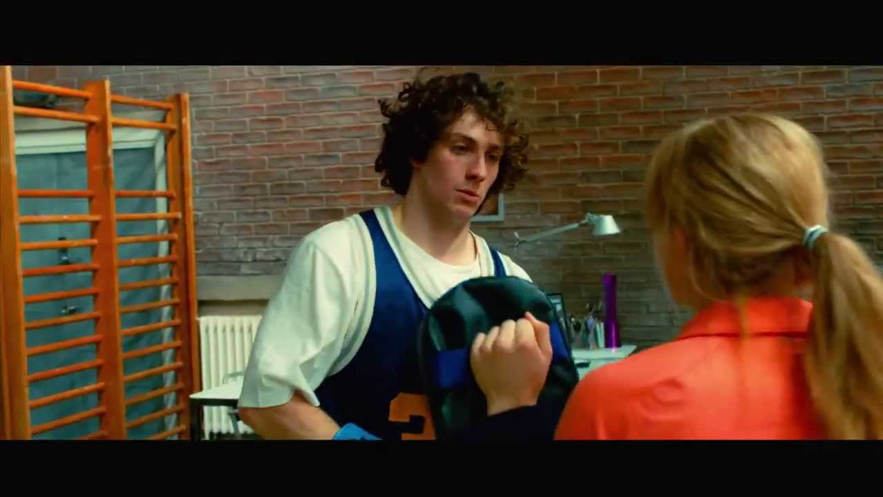 KICK-ASS 2 - FEATURETTE: AARON TAYLOR JOHNSON IS KICK-ASS - YouTube