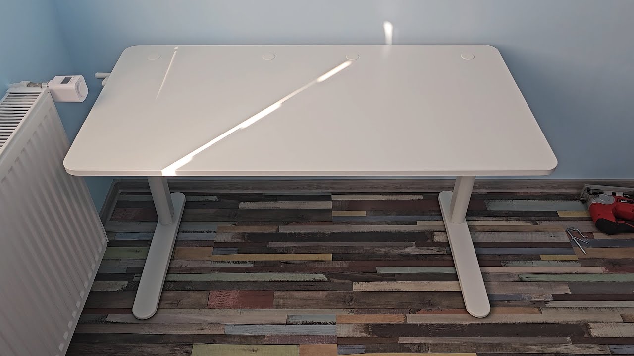 Assembling IKEA furniture - RELATERA - Underframe sit/stand f table top ...