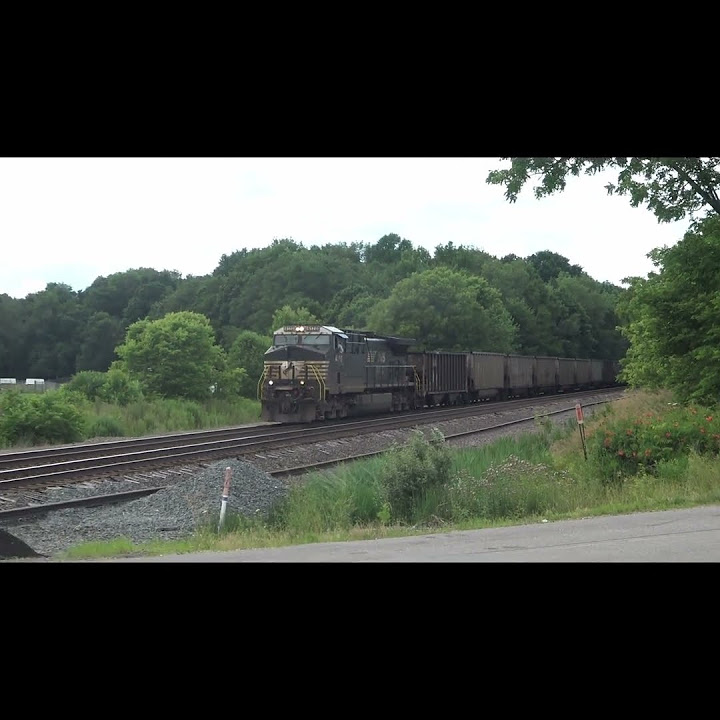 NS 4170 on the Chicago Line - YouTube