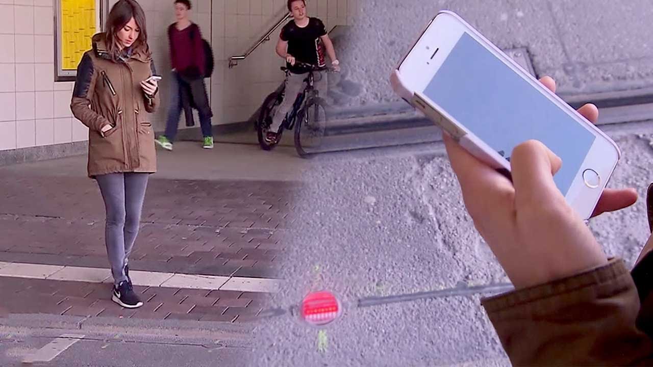 Traffic lights for smartphone users - YouTube