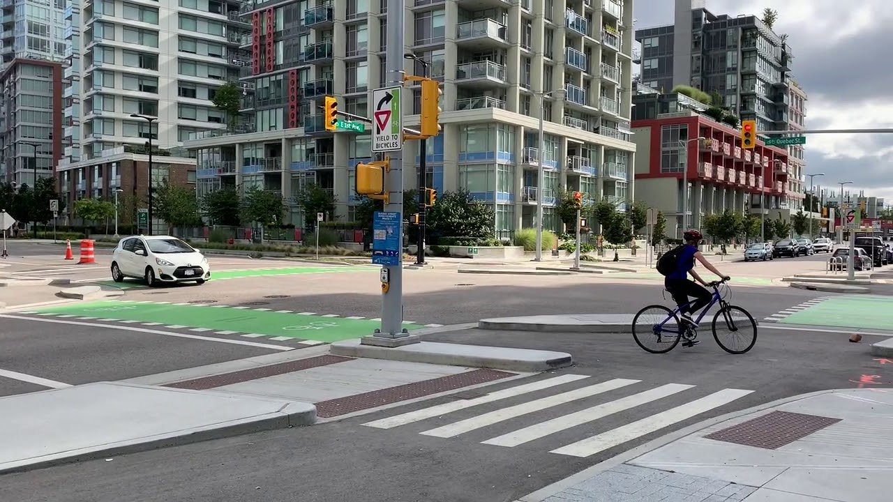 protected intersection at 1st and Quebec, Vancouver BC - YouTube