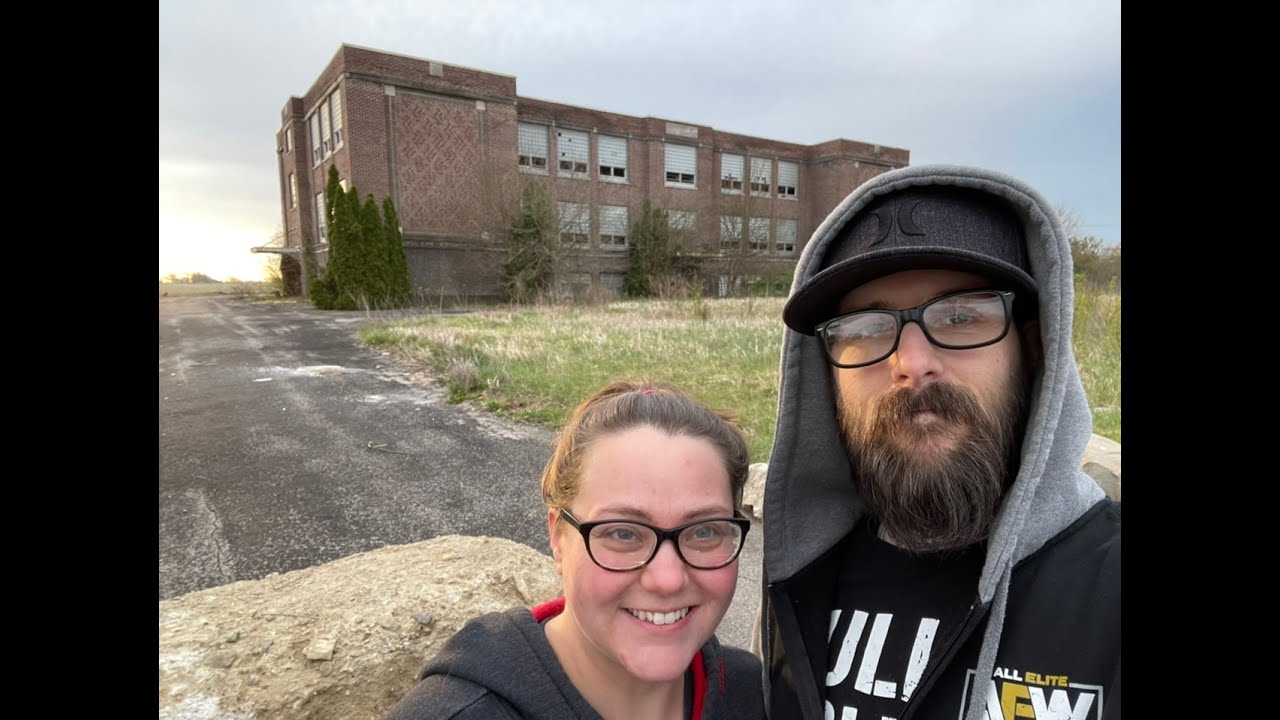 Abandoned schoolhouse walkthrough - YouTube