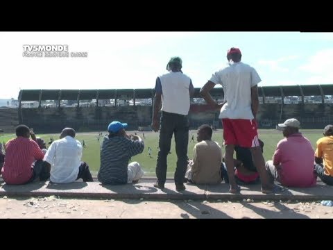 Douala, la passion du ballon : documentaire (2011)