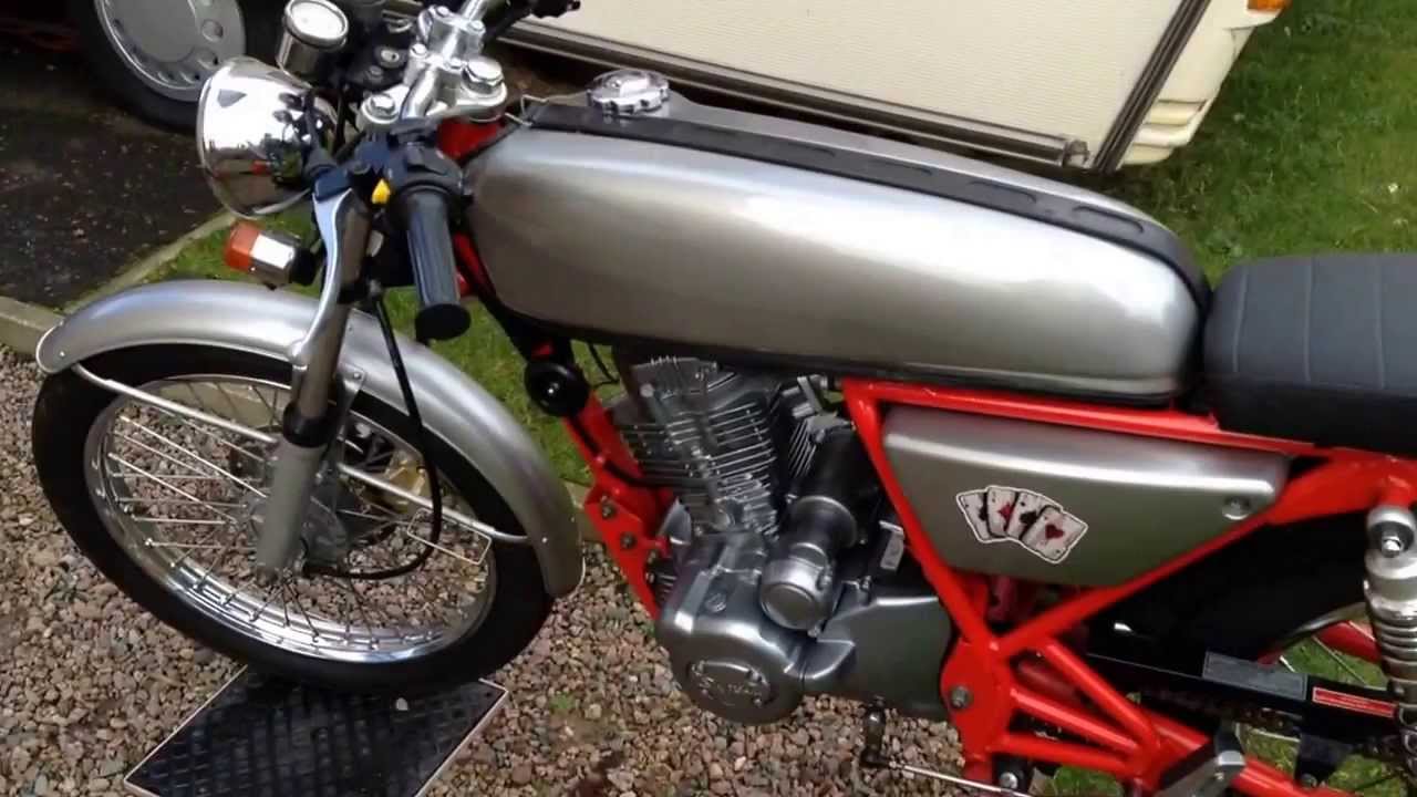 Skyteam Ace 125 - YouTube