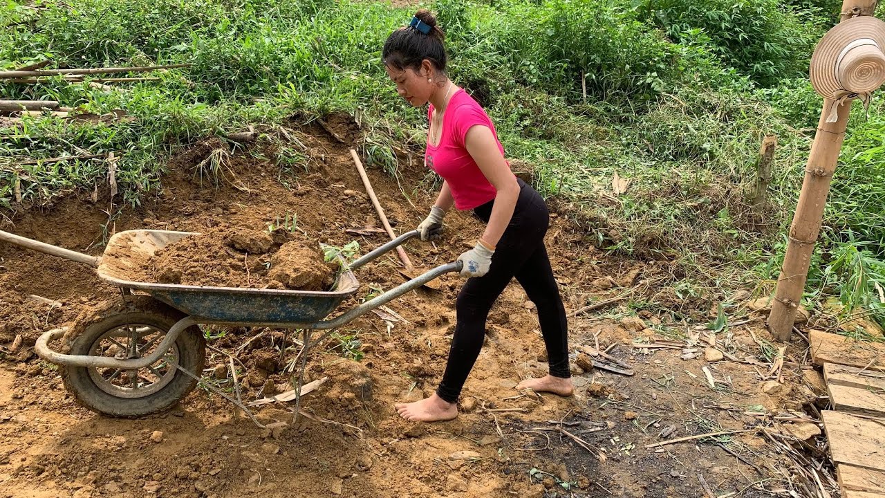 Survival camping alone on the farm - Bushcraft skills digging the ...