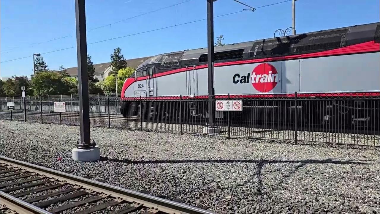 Caltrain JPBX #924 MPI MP36PH-3C leading Local #110 at Santa Clara Station #caltrain - YouTube