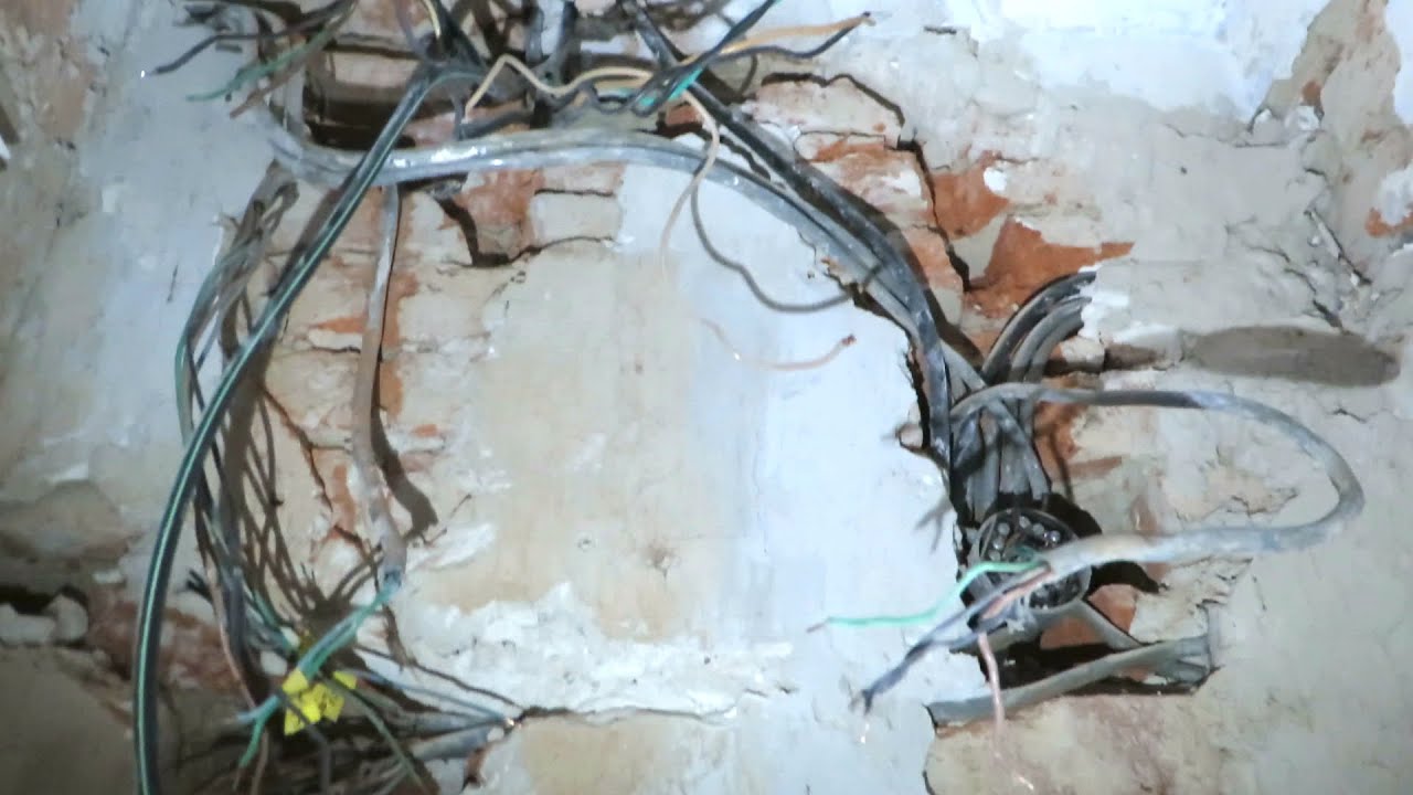 Electrical installation from hell - 1980's smart home - YouTube