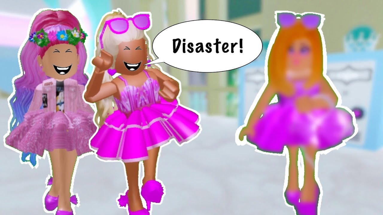 MY FANS CHOSE MY OUTFIT And It Was a DISASTER! Royale High Challenge ...